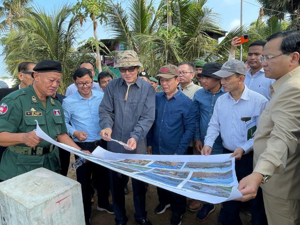ឯកឧត្តម ប៉ុញ សច្ចៈ រដ្ឋលេខាធិការក្រសួងធនធានទឹក និងឧតុនិយម ...