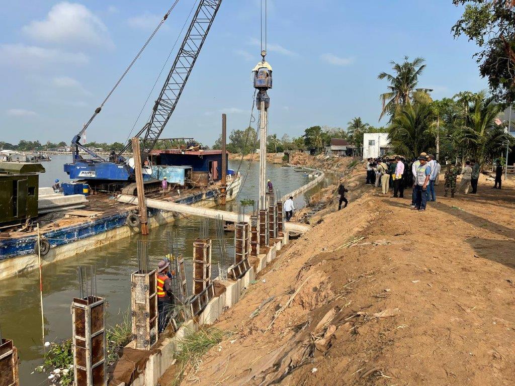 ឯកឧត្តម ប៉ុញ សច្ចៈ រដ្ឋលេខាធិការក្រសួងធនធានទឹក និងឧតុនិយម ...